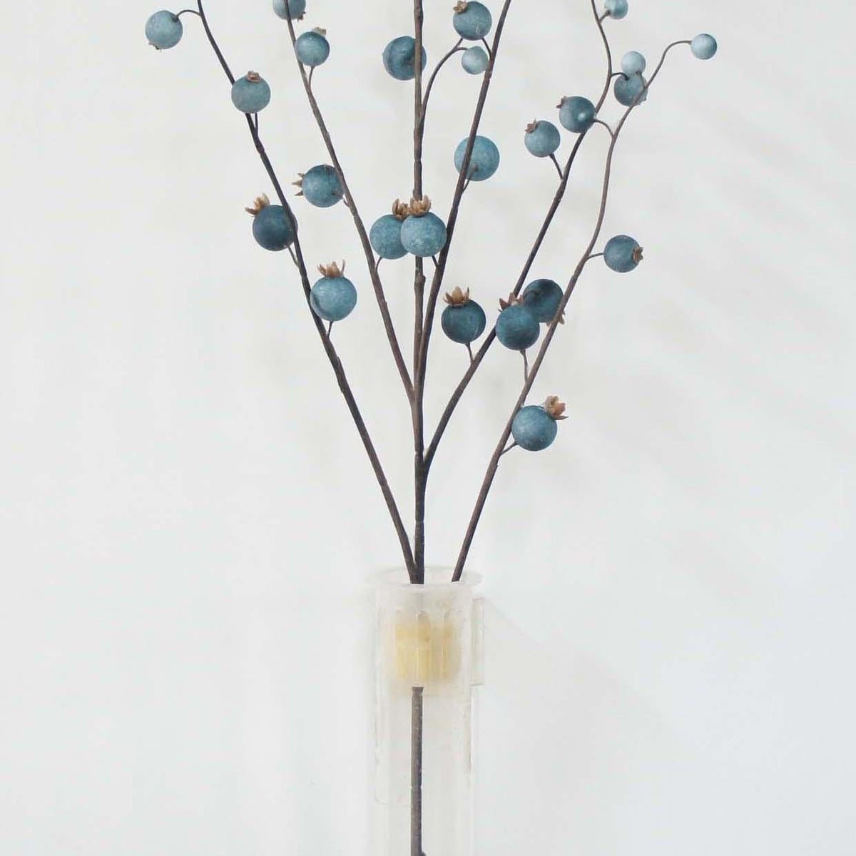 Blue Currant Berry Spray – Magnolias